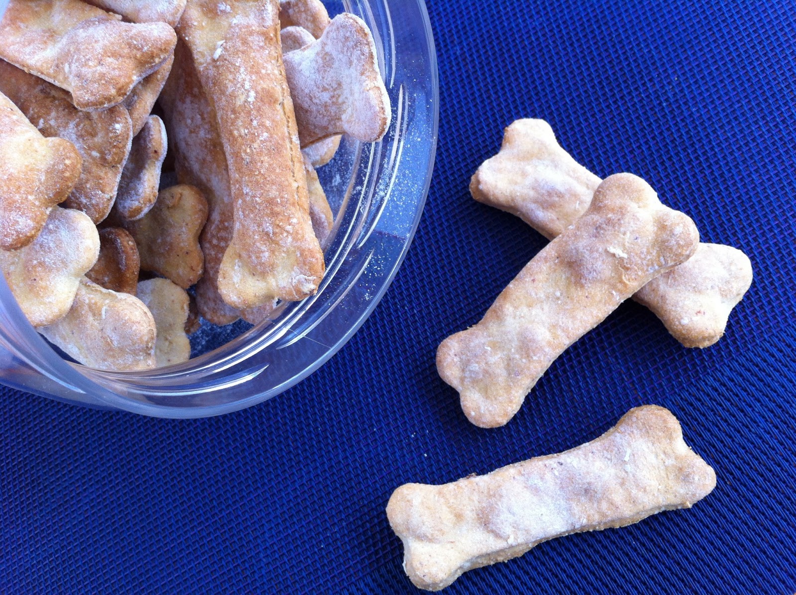 María's Recipe Book: Galletas para perros caseras (Huesitos de paté y ...